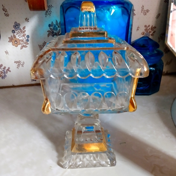 Jeanette Glass | Other | Vintage Jeanette Glass Pedestal Wedding Cake ...